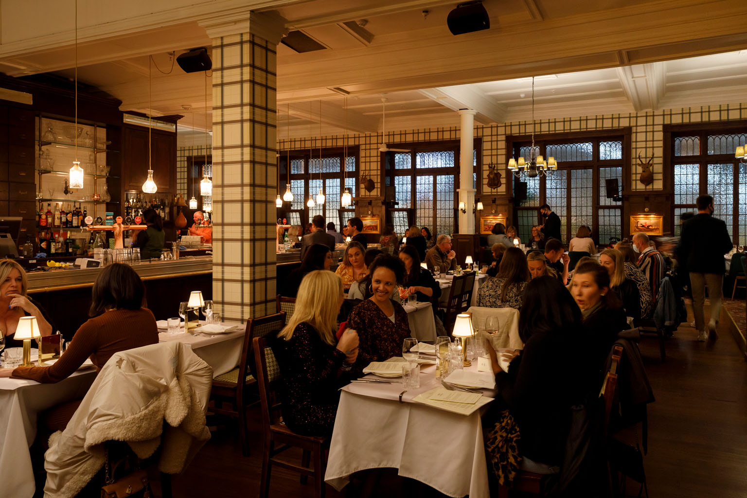 Simplicity in Practice: Modular Design for Hospitality Lighting – NEOZ