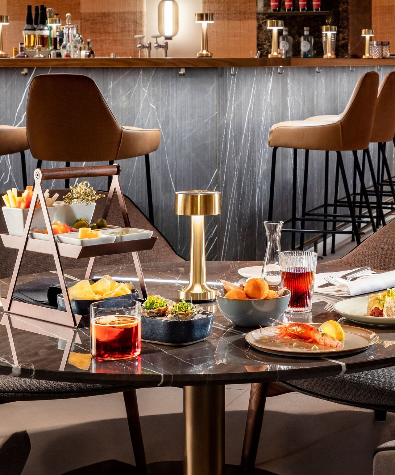 Cooee 2C Designer Lamp | Contemporary Cordless Table Lighting | NEOZ