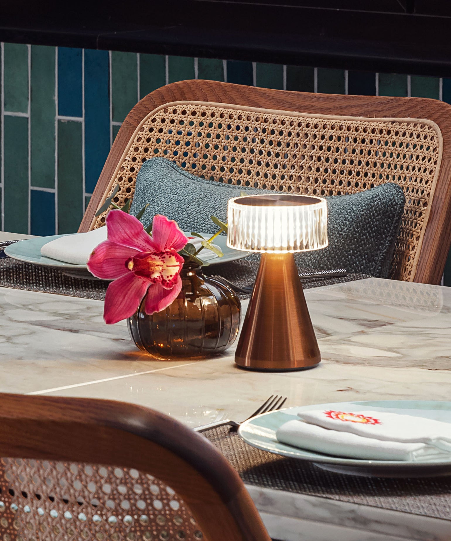 Piccolo Professional Lamps | Restaurant Cordless Table Lighting | NEOZ